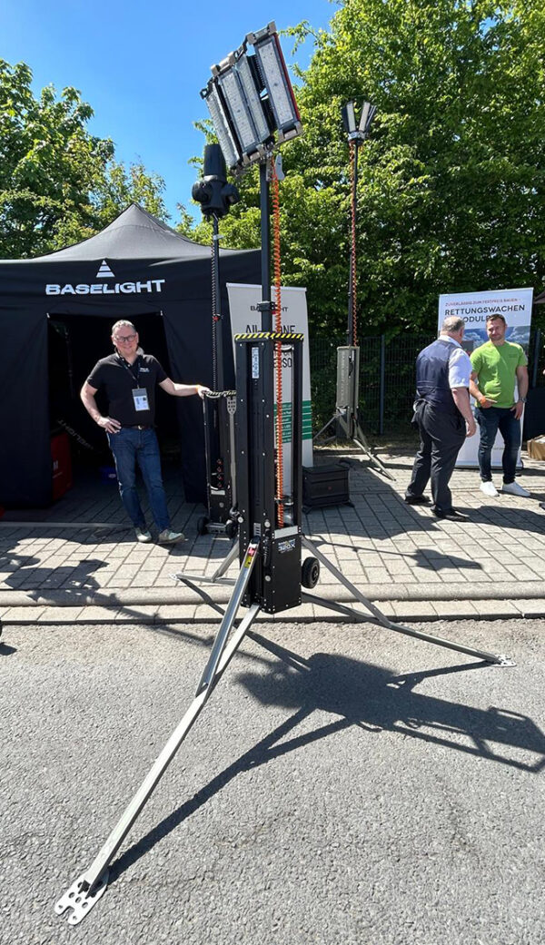 RETTmobil 2025: BASELIGHT präsentiert das neue Modell 320x-BATTERY ...